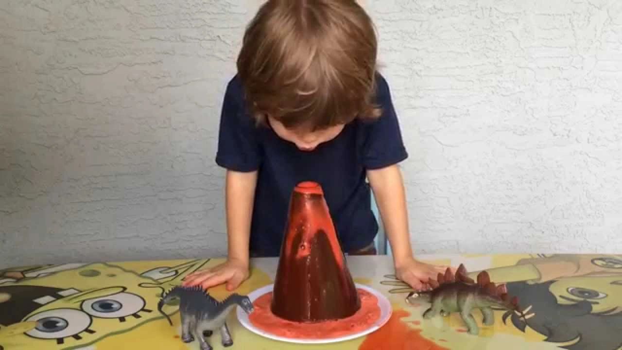 Easy Volcano Experiment for kids