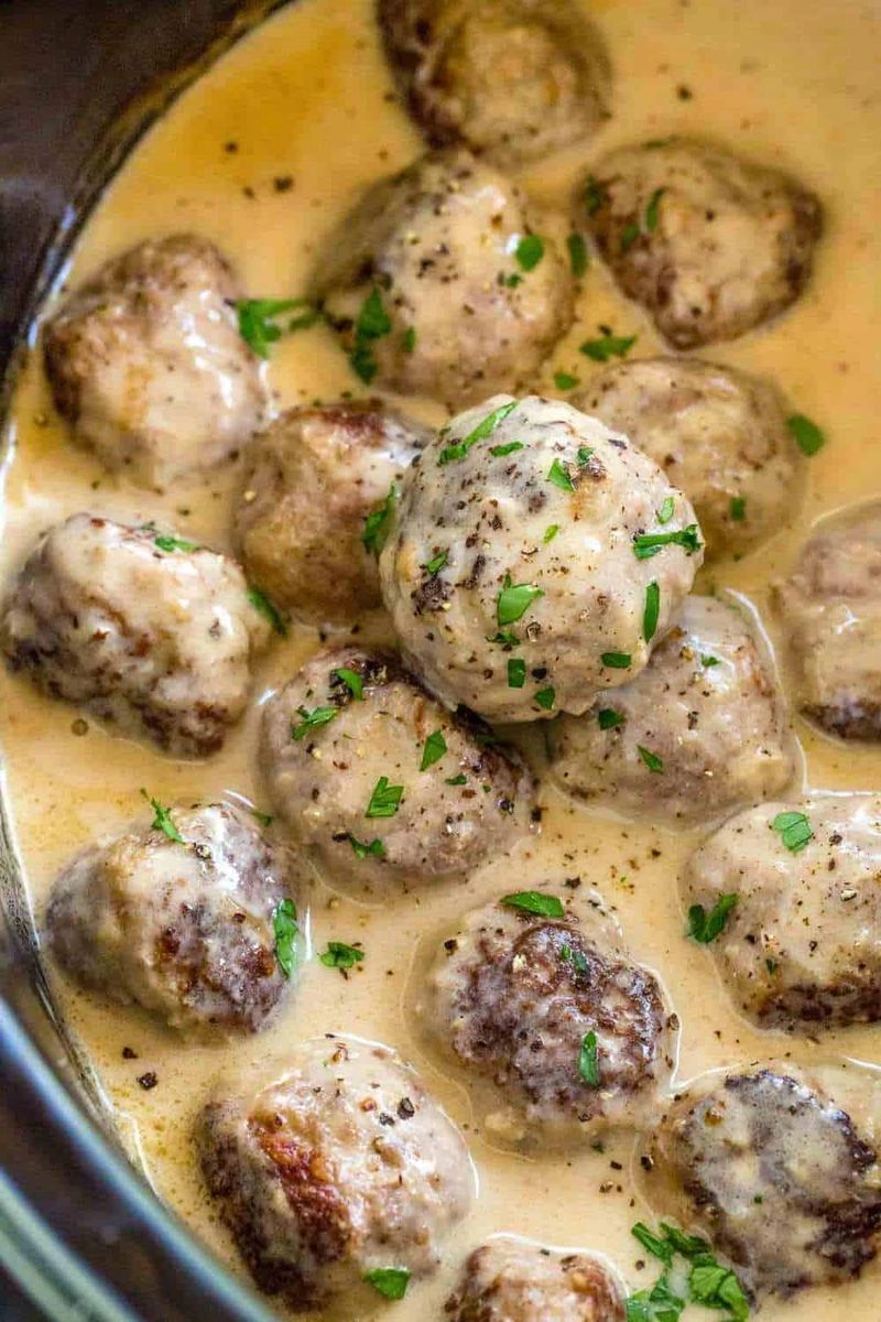 Slow Cooked Swedish Meatballs