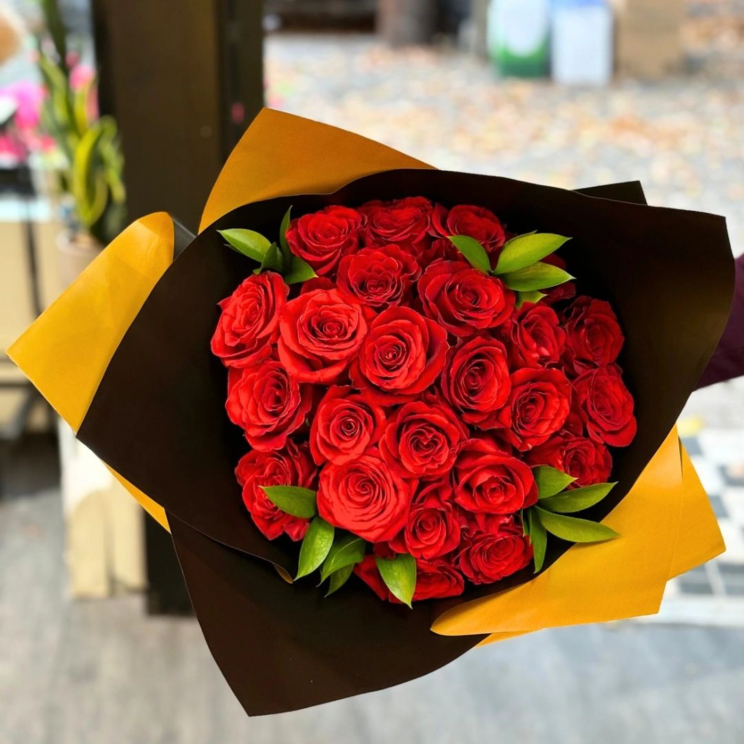 Fresh 24 red roses bouquet (155)