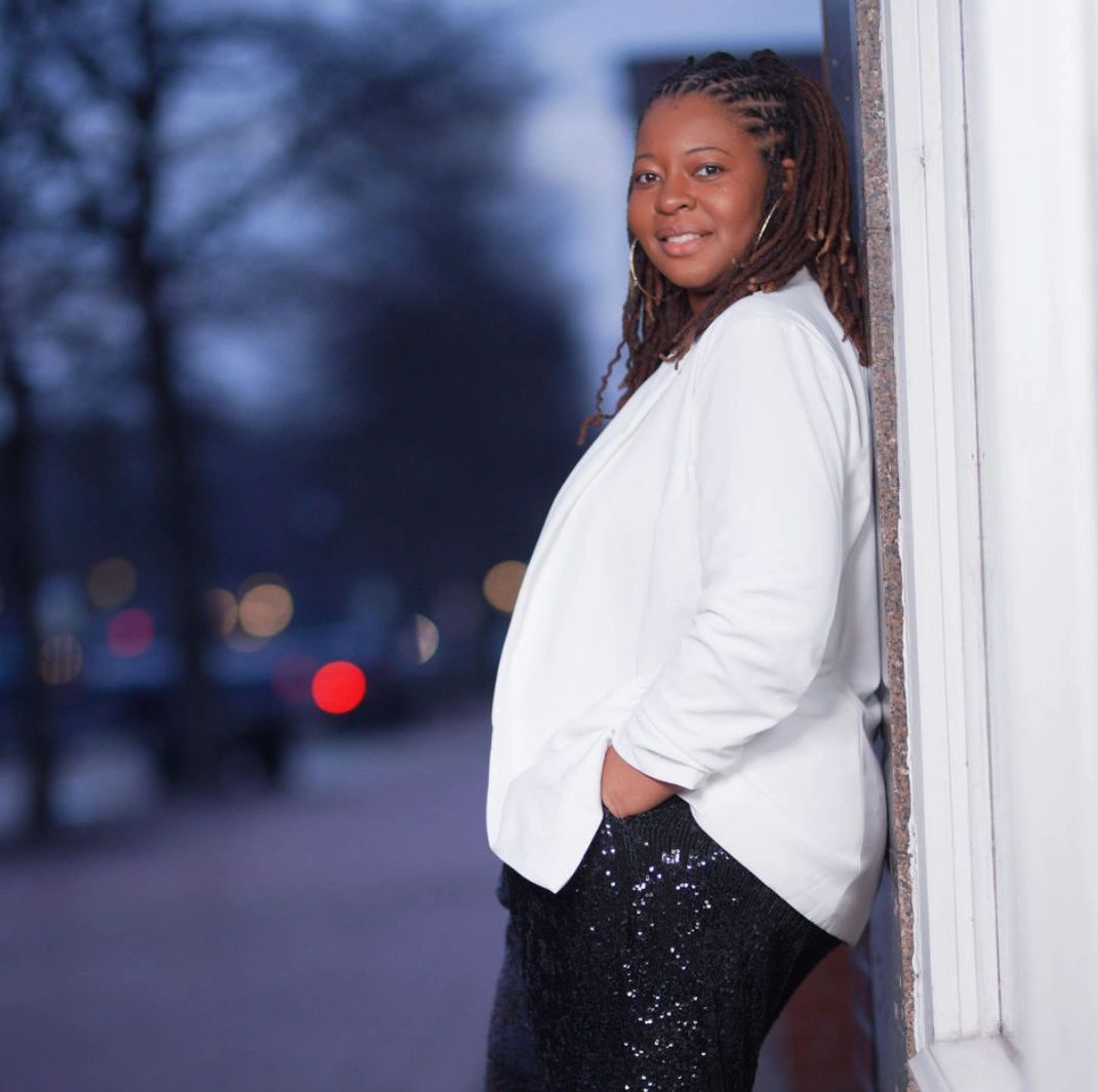 Author Kim: Crafting Stories and Playwrights