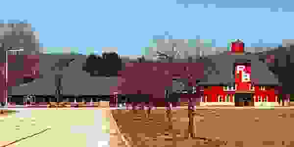 Round Barn Lodge - Hotel, Nearby Hotels, Cheap Hotels