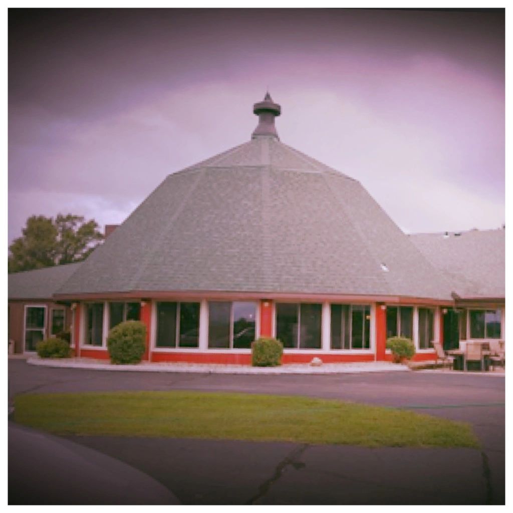 Round Barn Lodge - Motel, Hotel, Nearby Hotels