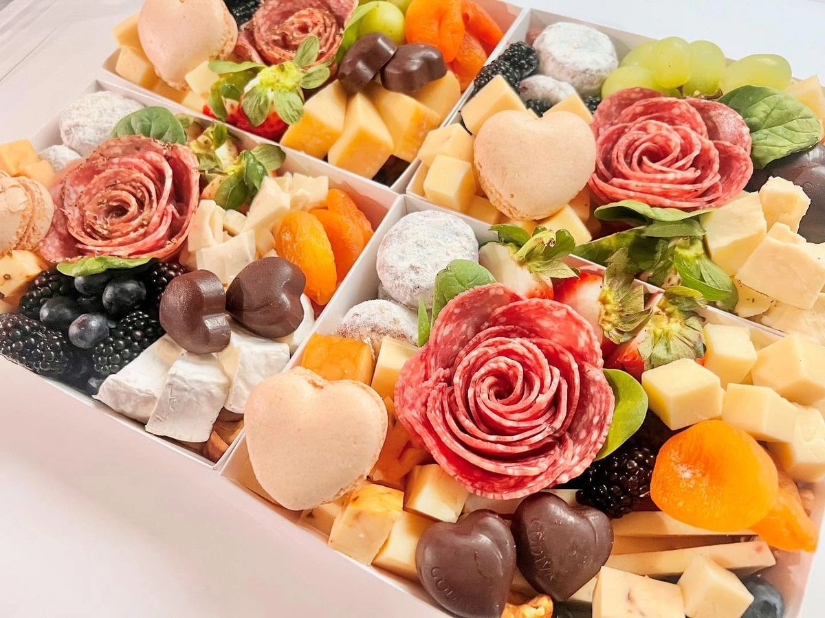 Grazing Boxes and Cups