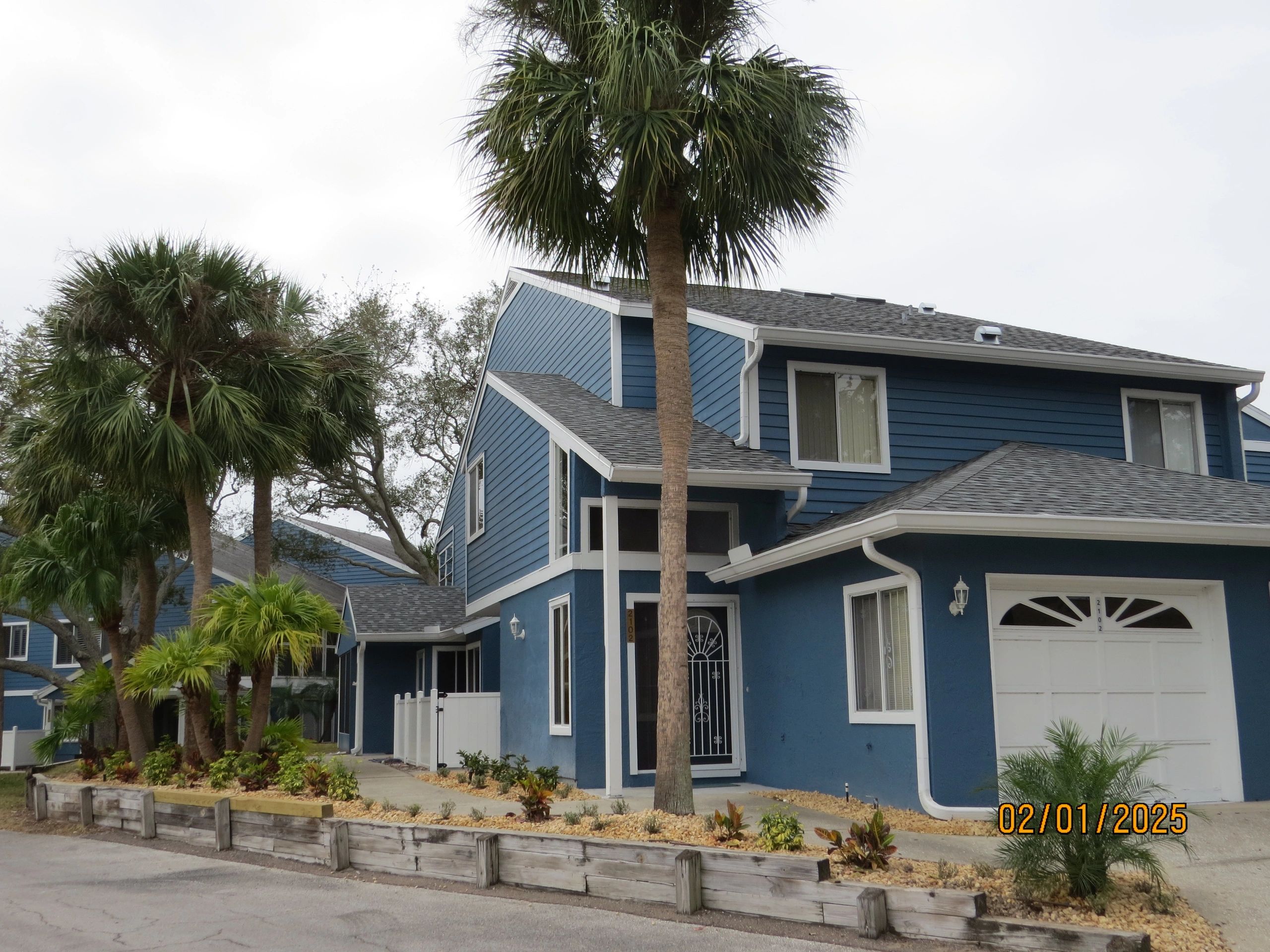 Green Dolphin Golfview Homes