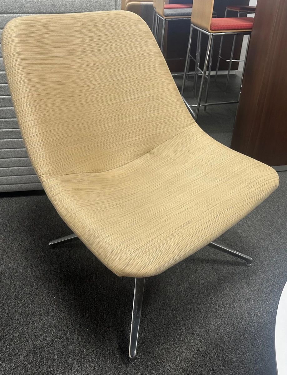 National Mabel swivel base lounge