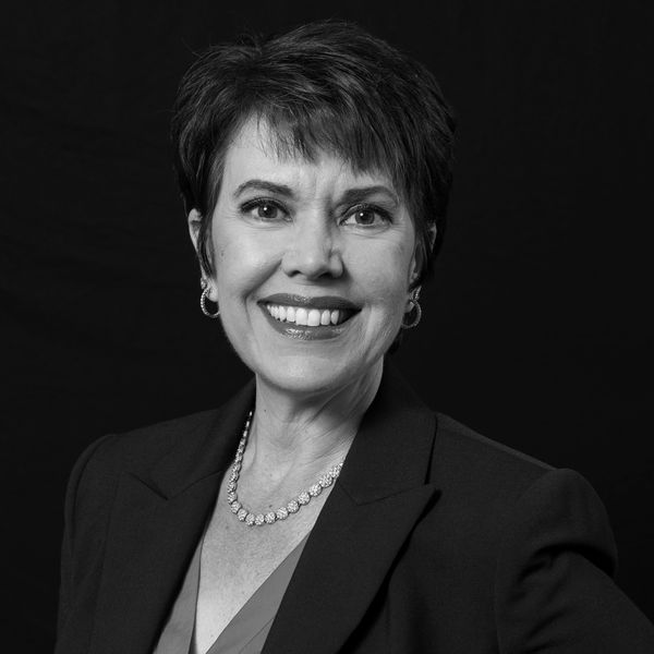 Bio - Angela Willard