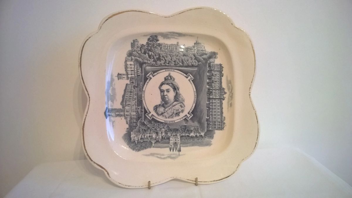Queen Victoria 1987 Four Castle Jubilee Plate
