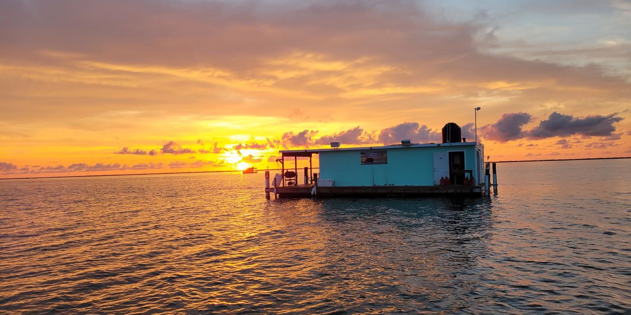 Laguna Adventures - Floating Cabin Rental, Baffin Bay Floating Cabin