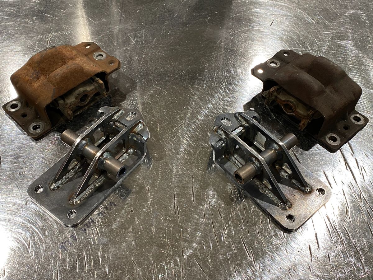 88-98 4wd Solid Motor Mount bases