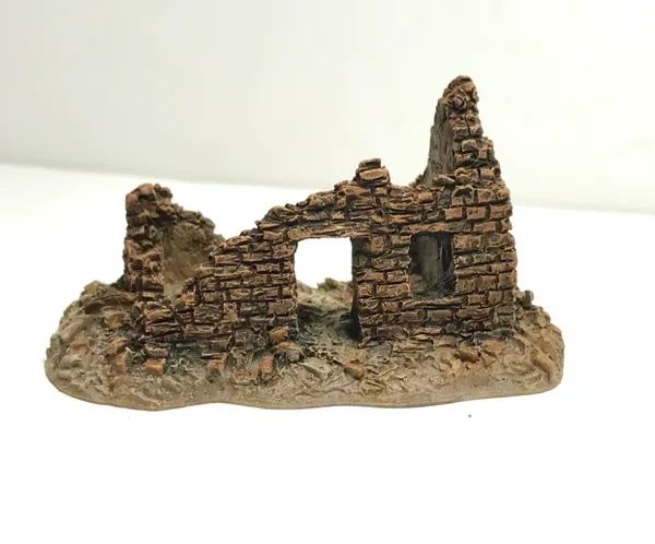 10B002 Small Ruin