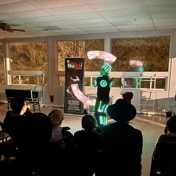 The Nussi Show - Magic Juggling Show, Jewish Yiddish Speaking