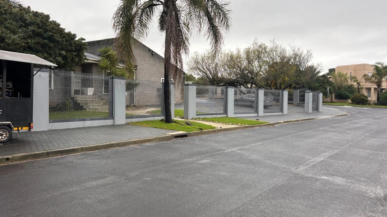 Clear View Fencing: Enhance Your Home's Security with Residential ...