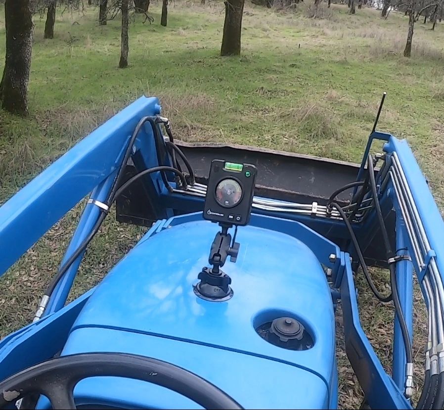 CENTERLINE ROLL-OVER WARNING DISPLAY