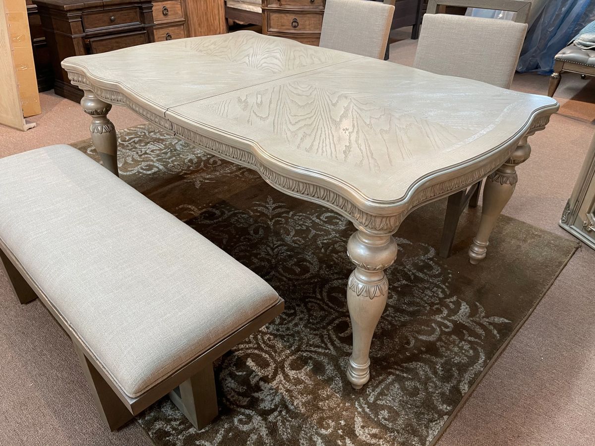 Dining table set by Avalon furniture