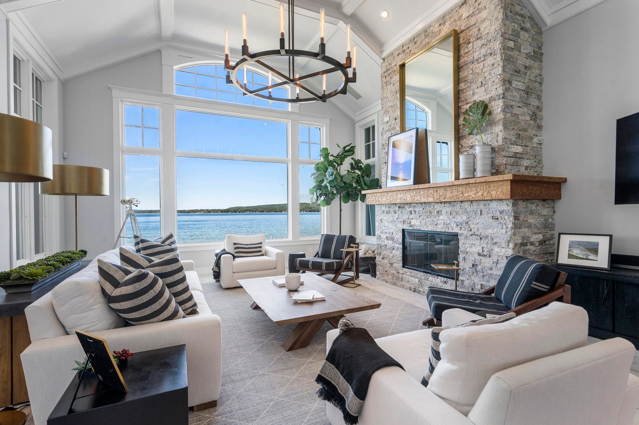 Experience a Unique Photography Walk Thru Tour | Northern Home Tour