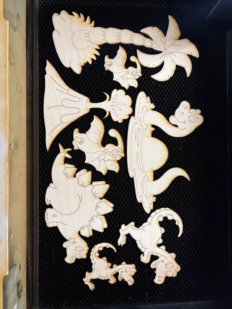 8pcs. paintable dinosaur kit