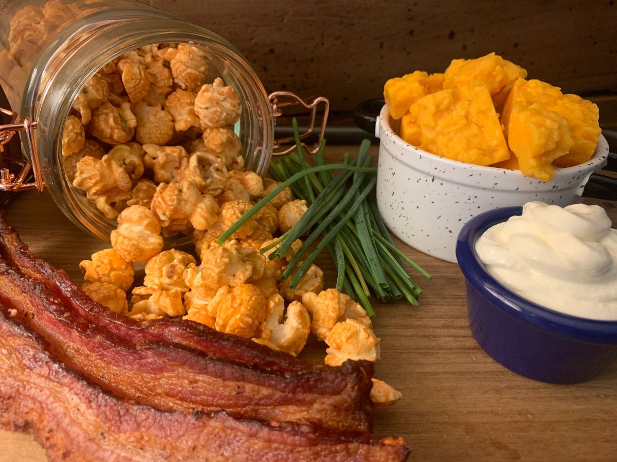 Baked & Loaded (Cheddar Cheese, Bacon, Sour Cream and Chives) Gourmet ...