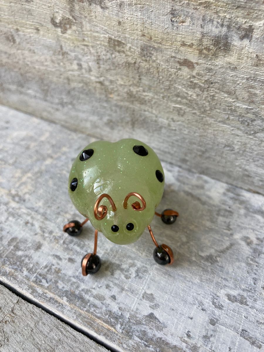 Glow Ladybug with Magnetic Feet - #136 Honey Dew Sparkle