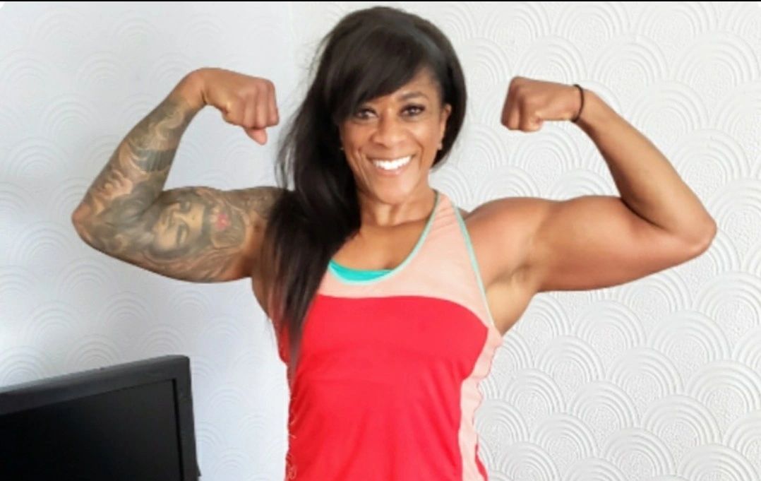 How to Approach a Muscle Goddess or Dominant Woman