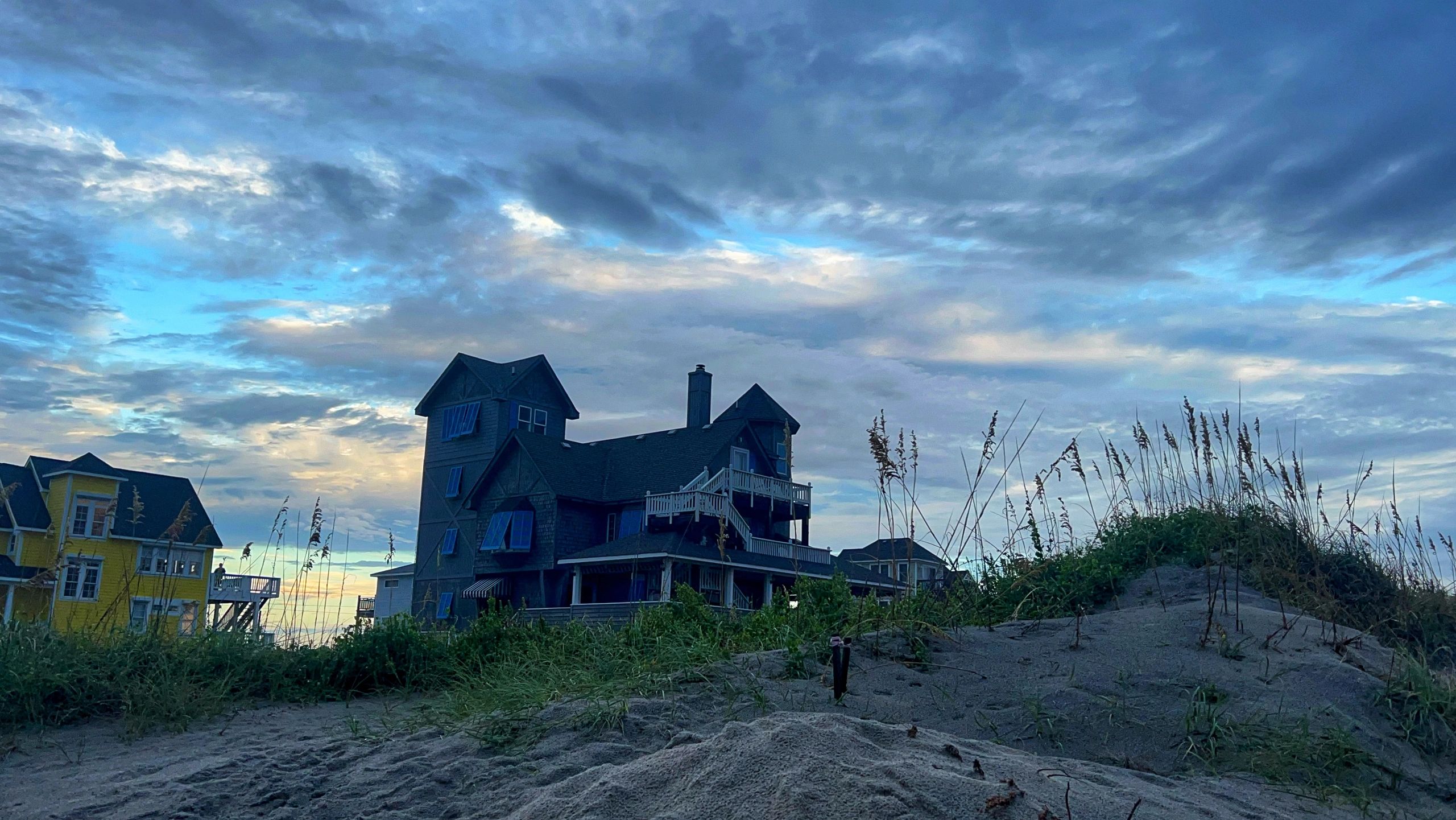 "Storm-Tossed Hearts: The Rodanthe Reunion