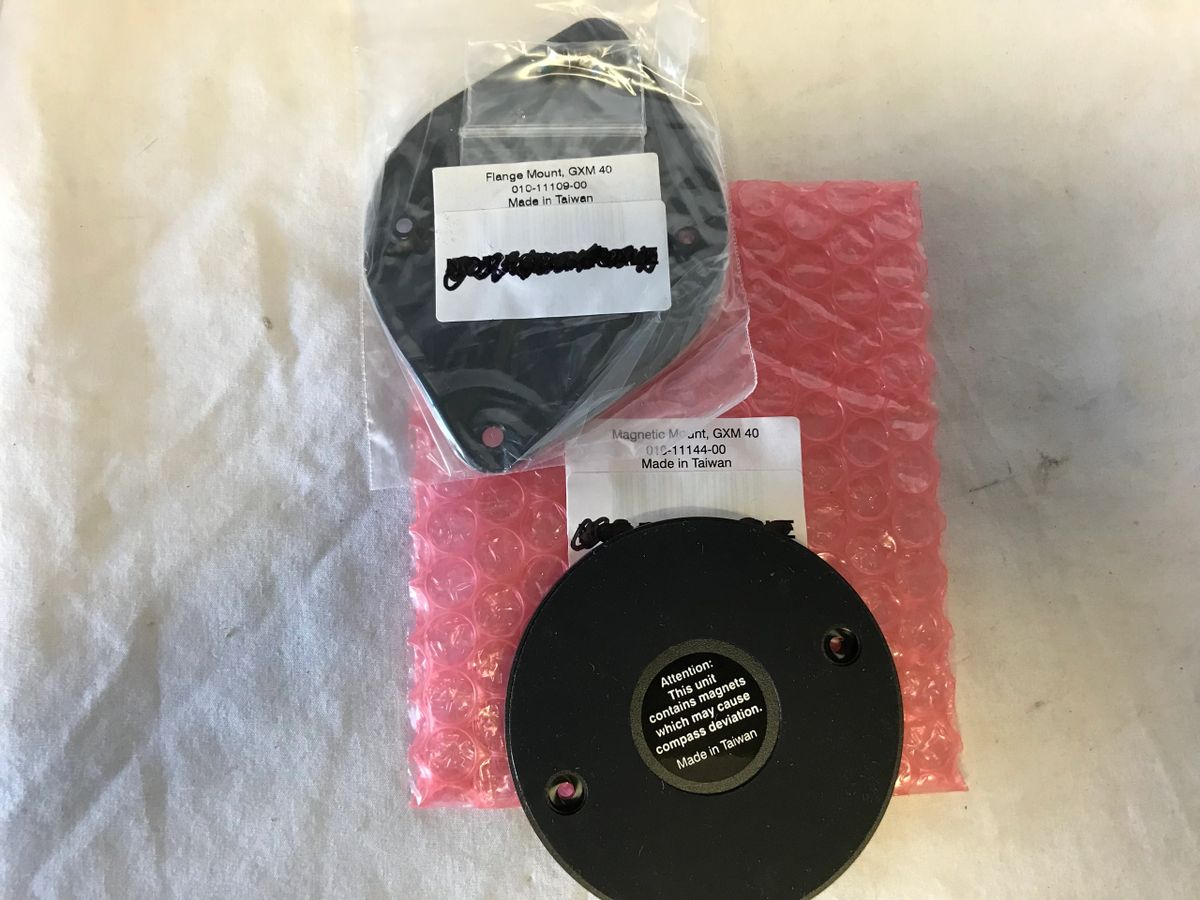 010-11144-00 Garmin magnetic mount for GXM40 antenna no certs