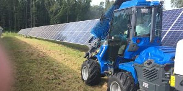 Solar Farm Cleaning Service - Solar Panel Cleaning Service