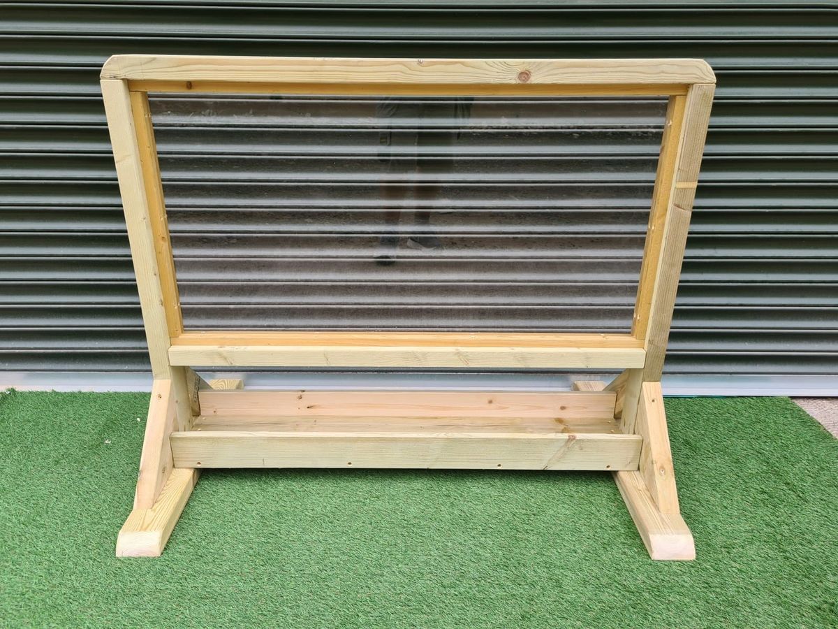Perspex Painting Easel - Outdoor Play