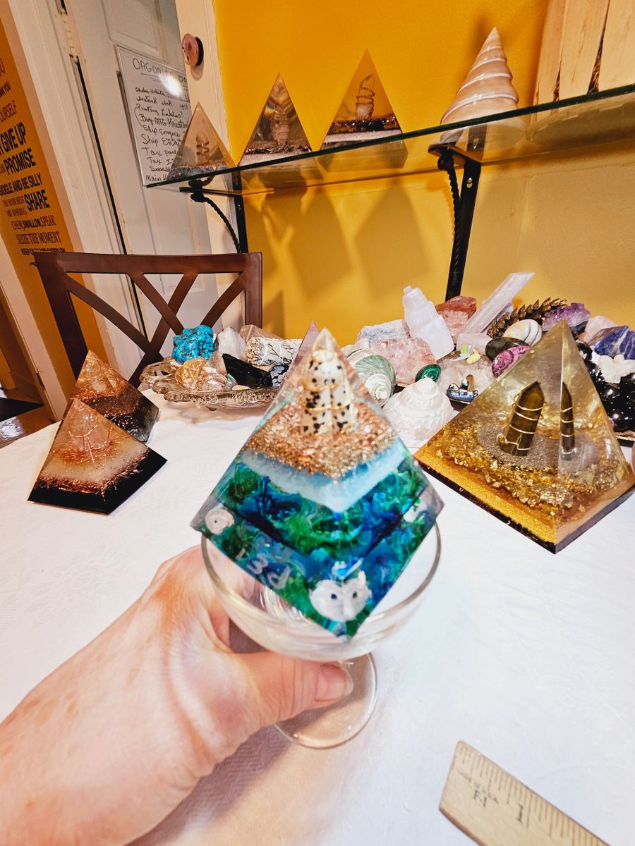 TINY ORGONITE PYRAMID