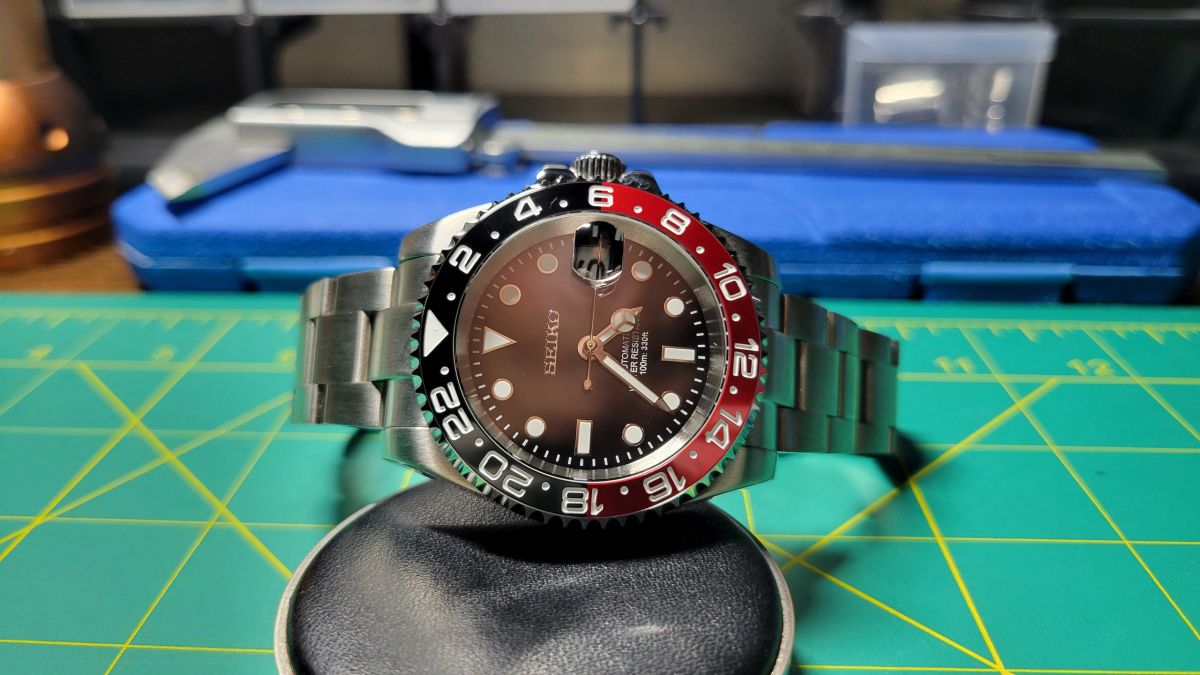 Custom Mod Watch "Coke" with Seiko NH35 Movement