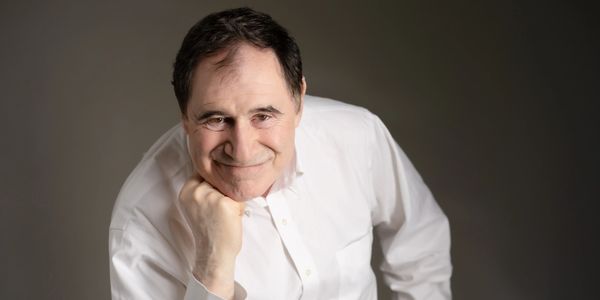 About | Richard Kind