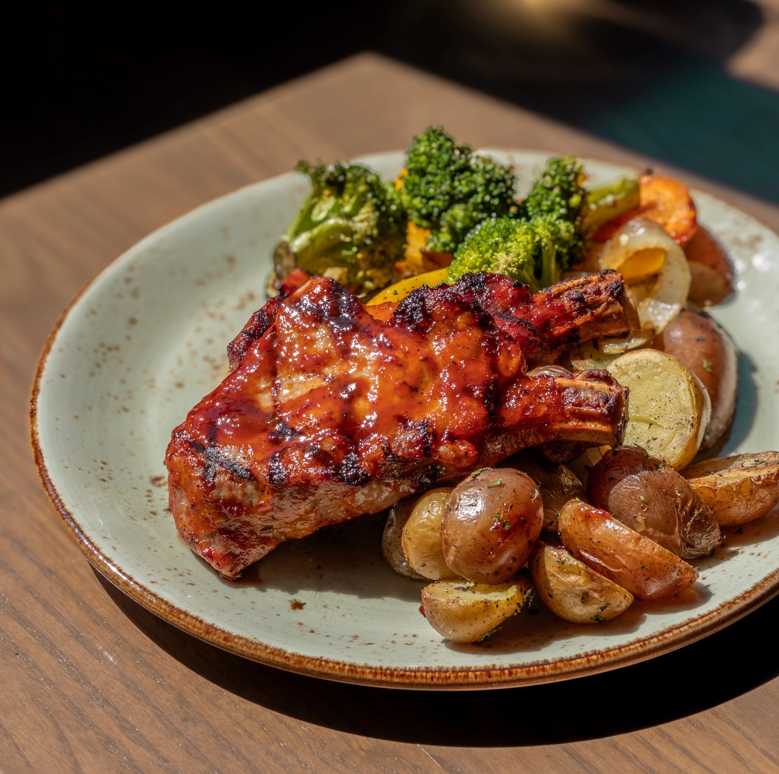 North 48 - Bar & Grill - Home