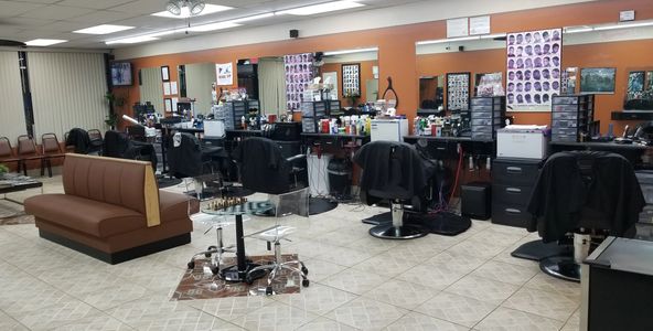 Cruz Cuts Barbershop and beauty salon - Barbershop, Haircuts