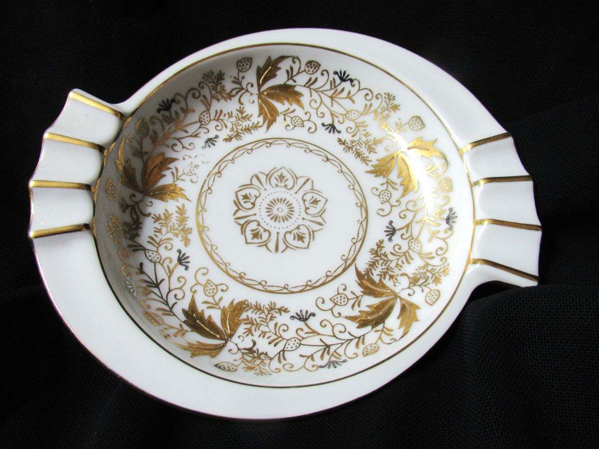 1940s-50s Hand Painted Lefton China Ashtray #2831