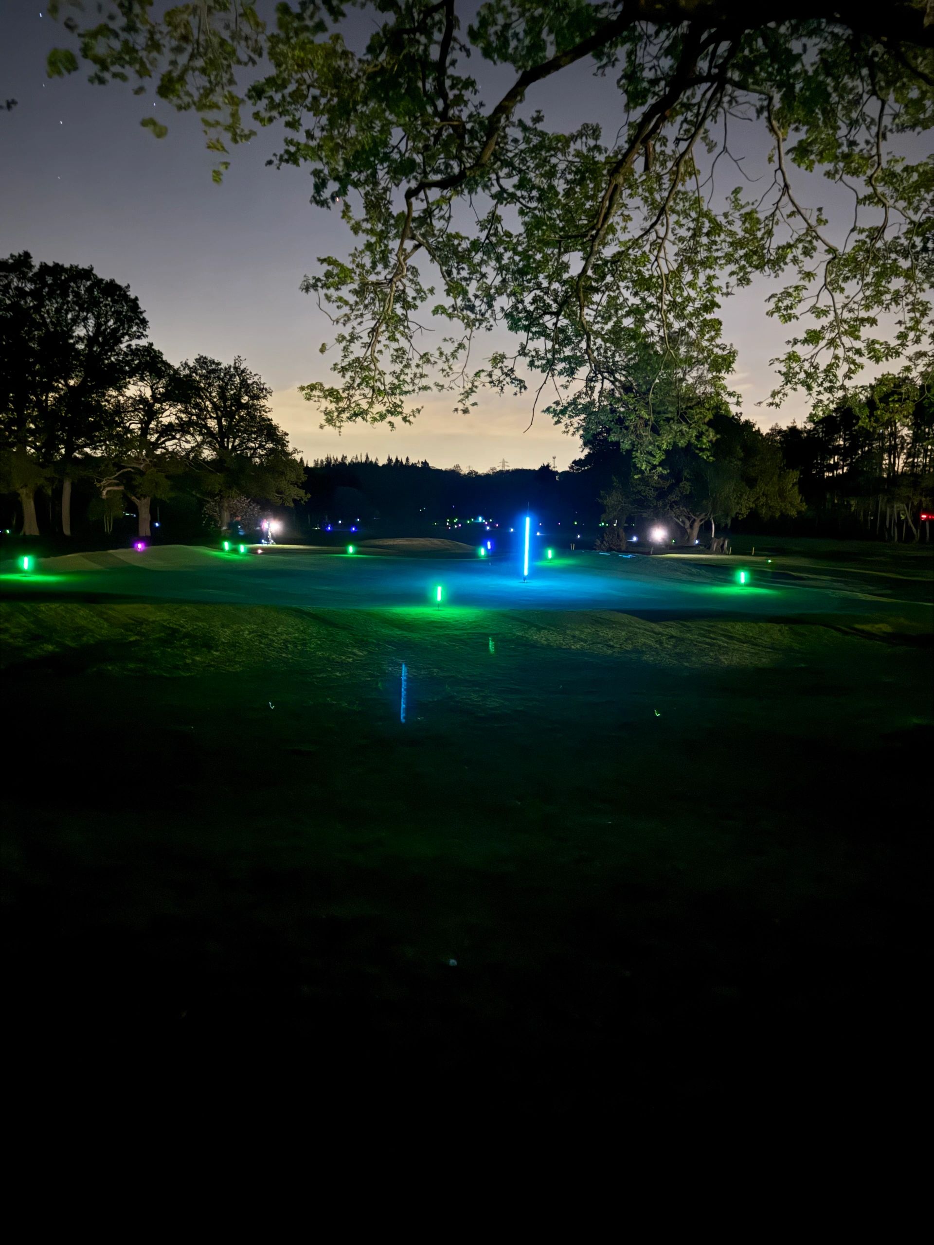 Experience the Excitement of Par 3 Night Golf