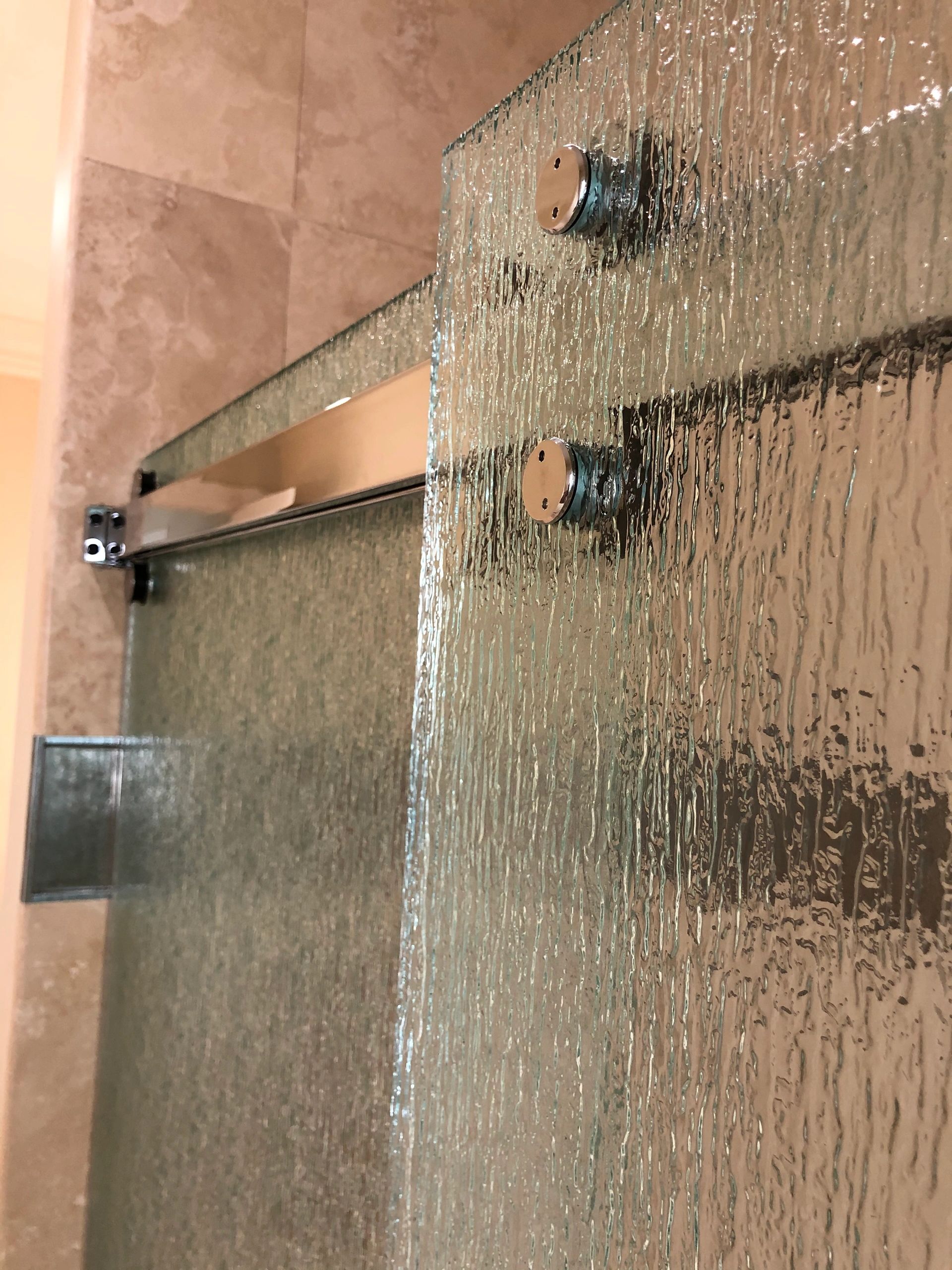 The Benefits of Textured Glass for Shower Enclosures