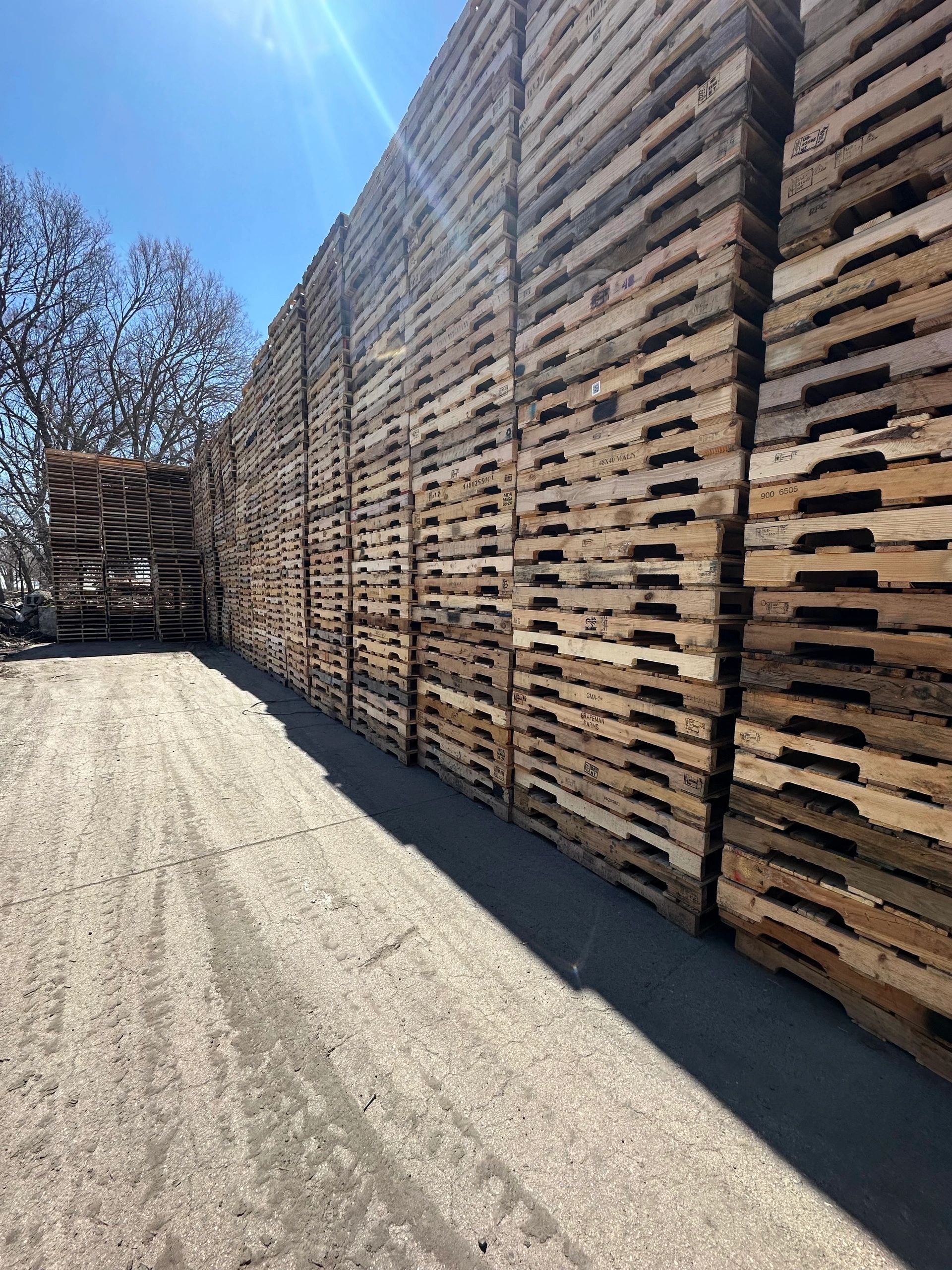 High-Quality Wood Pallets Near Me | JNP Pallets & Pallet Up