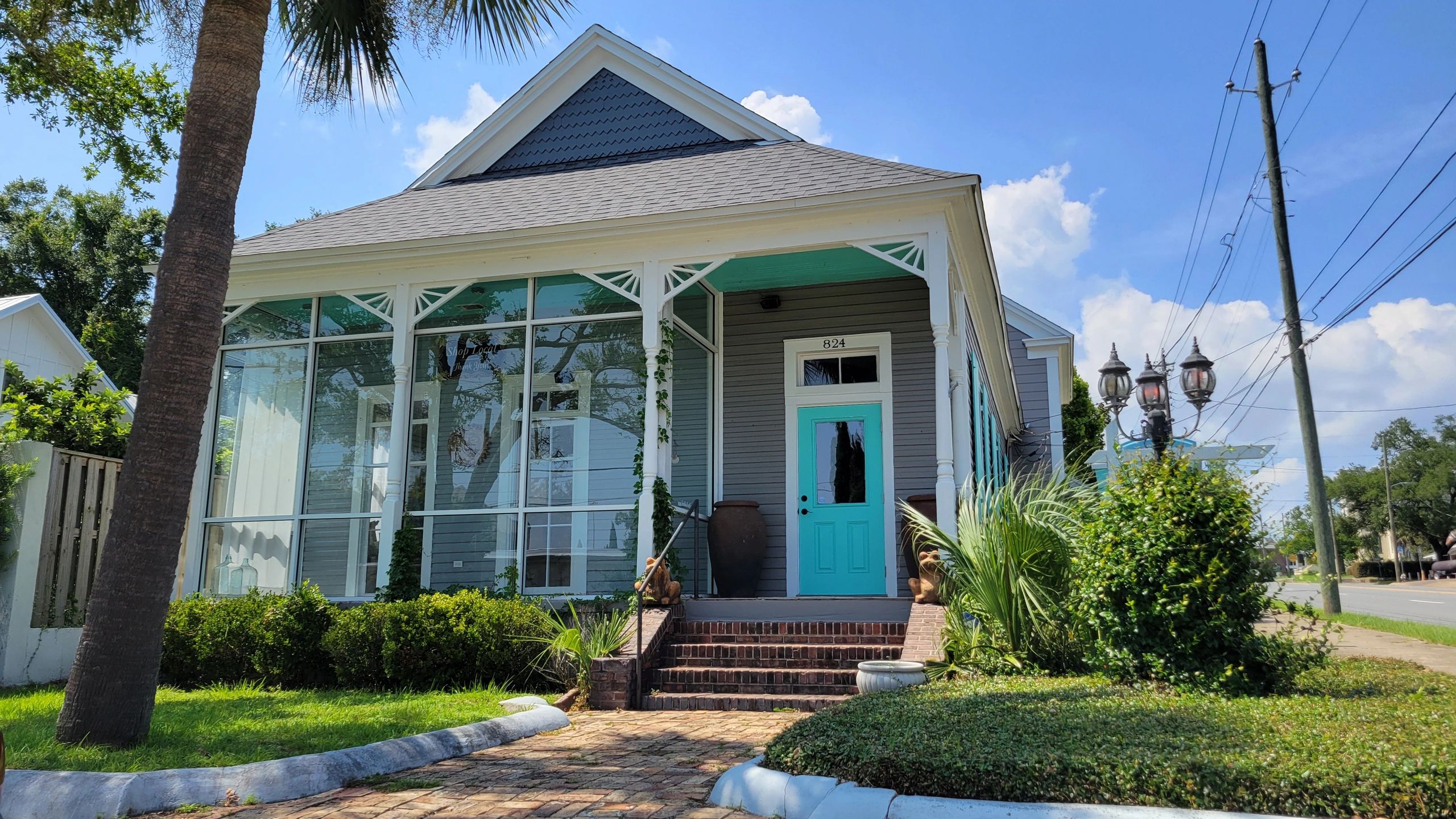 Discover Exquisite International Antiques at Compostela Cafe and Boutique