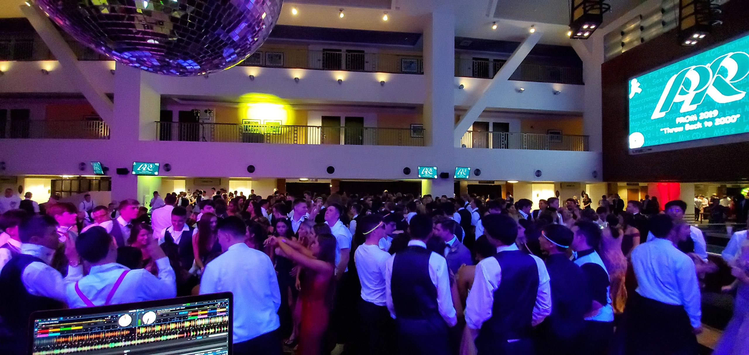 DJ Brandon Michael - Dj Services, Dj, Photo Booth