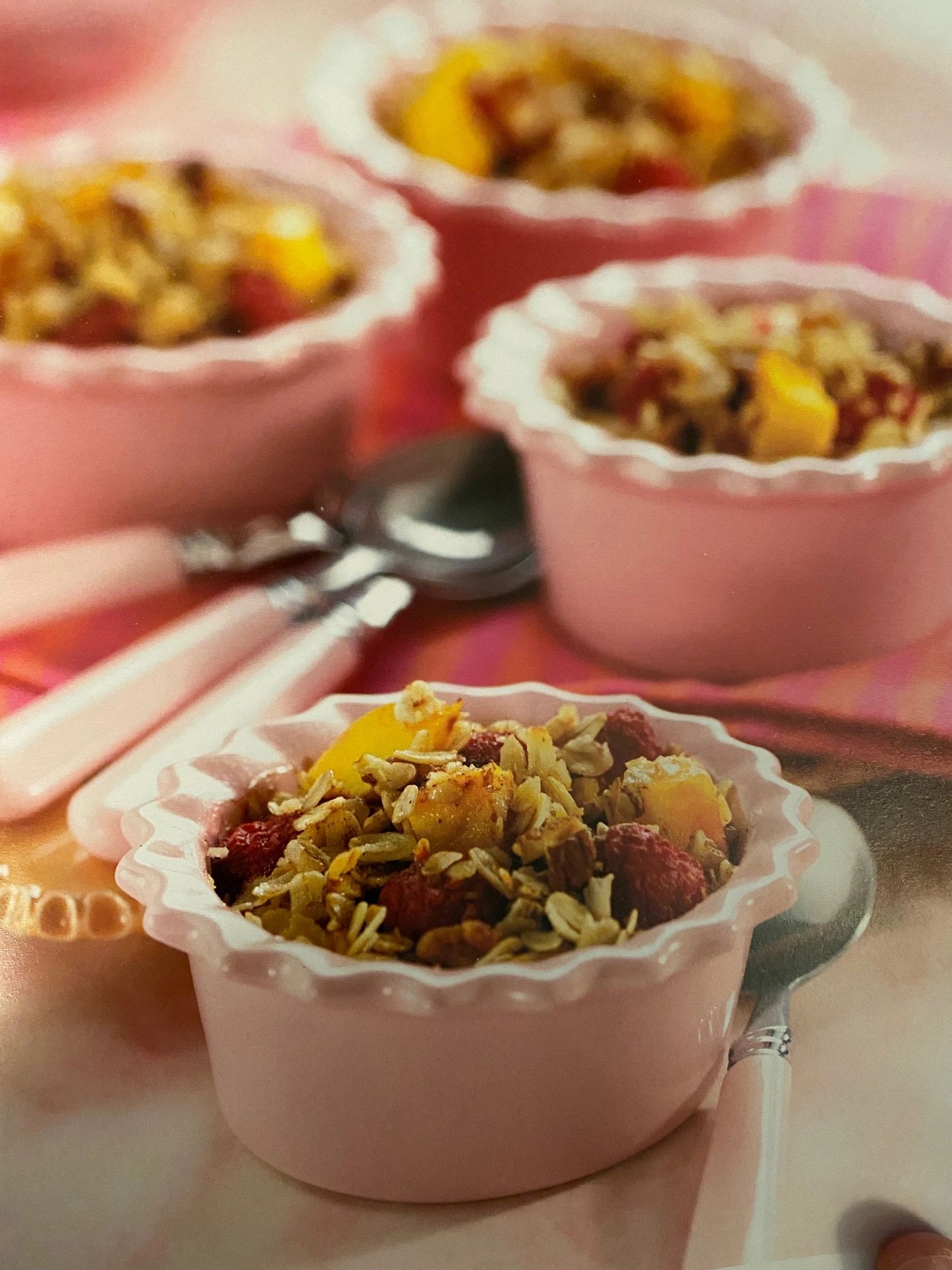 Mango-berry crisp