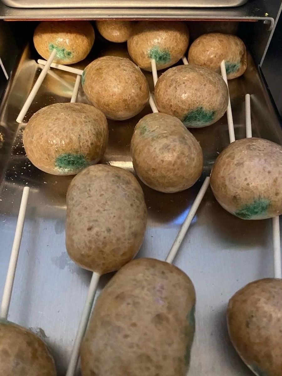 Freeze Dried Caramel Apple Suckers