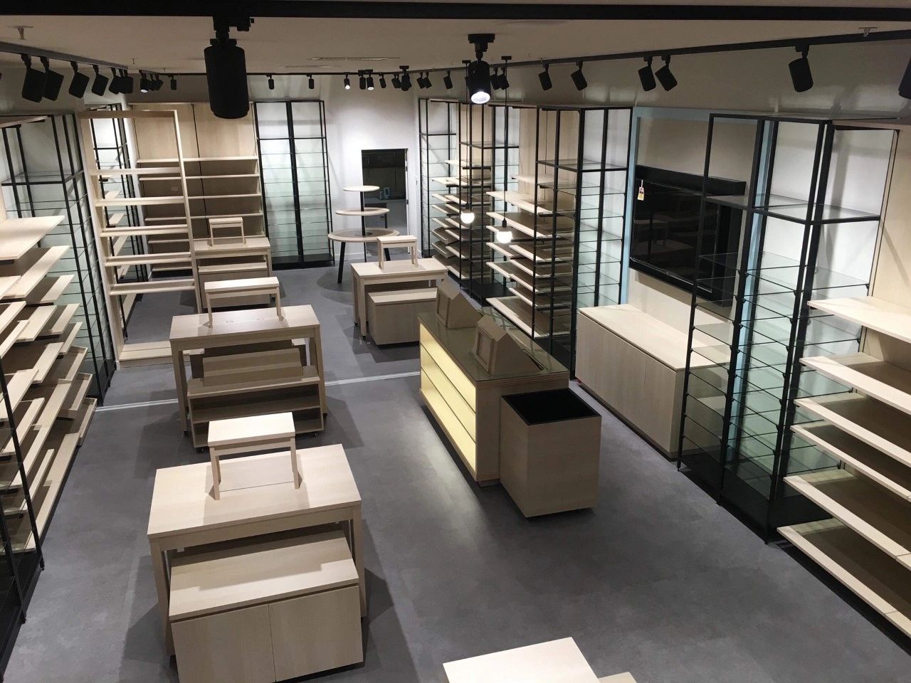 JET RETAIL COMMERCIAL FIT OUTS - Shopfitting, Shopfitter, Fitout