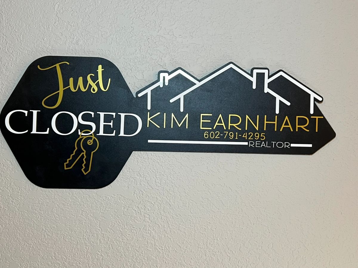 "Just Closed" Key Sign