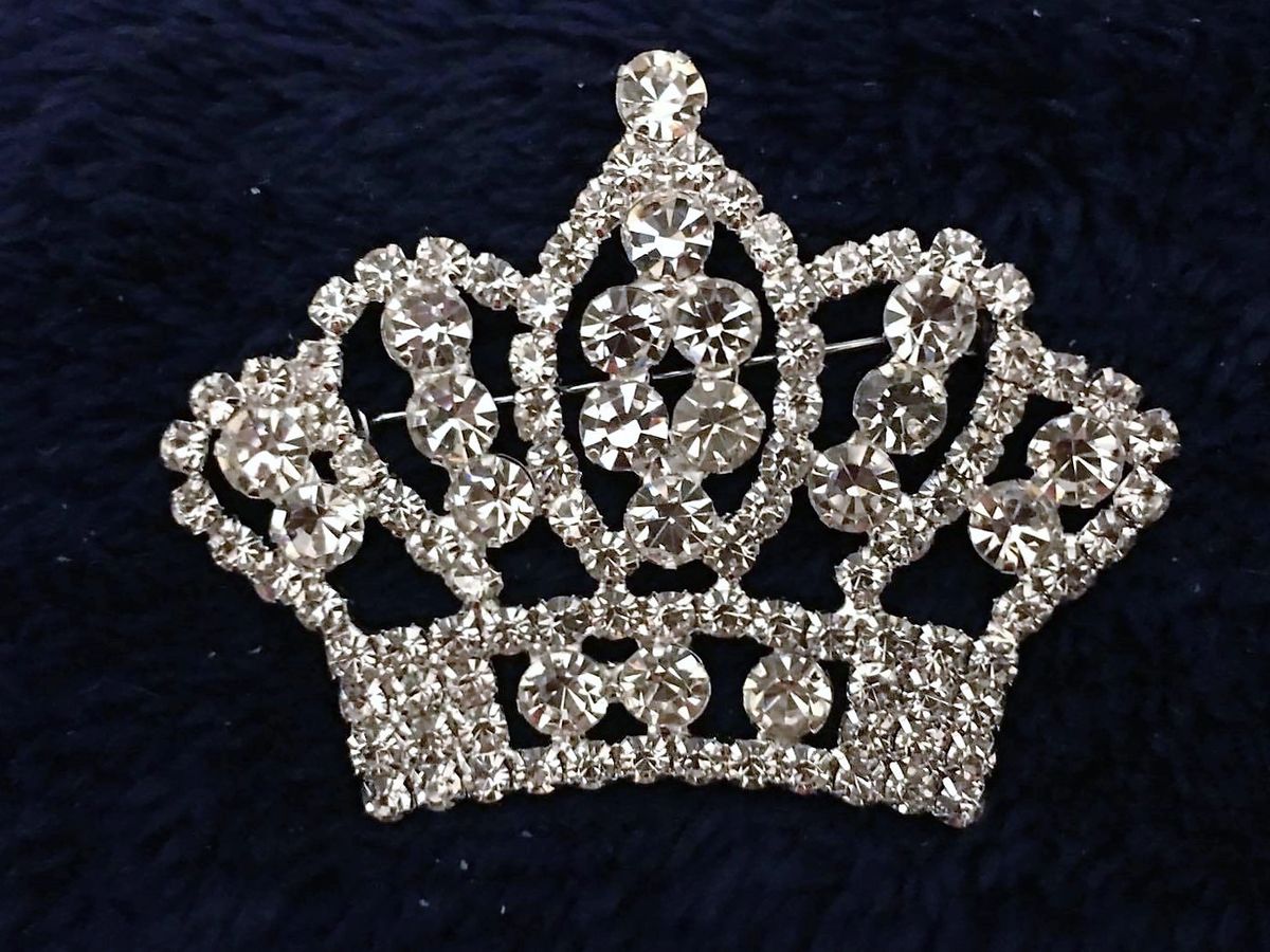 Stacey Crown Pin clear