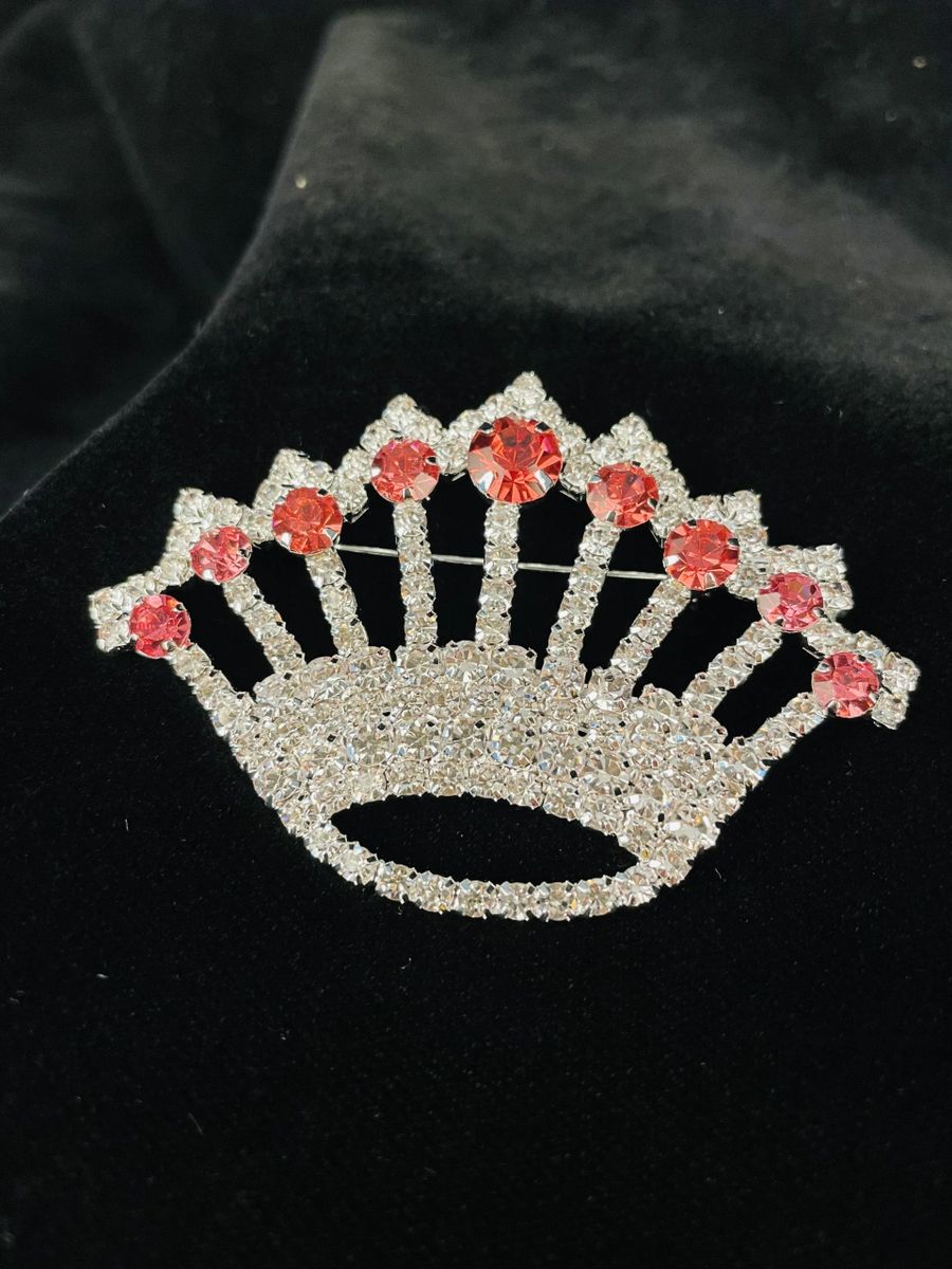 Monica sash pin Fuchsia