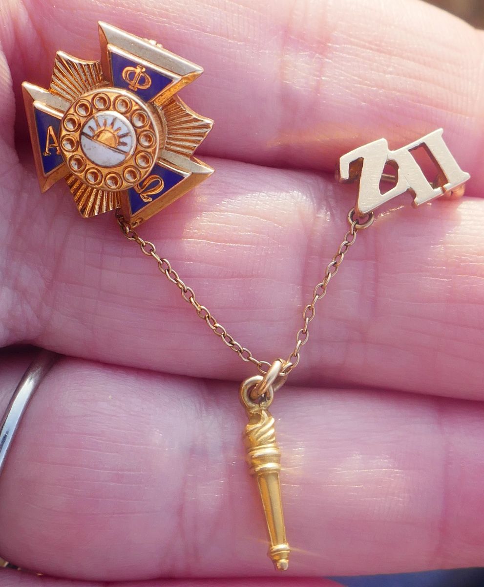 Vintage 1950's Alpha Phi Omega Pledge Badge - 10K