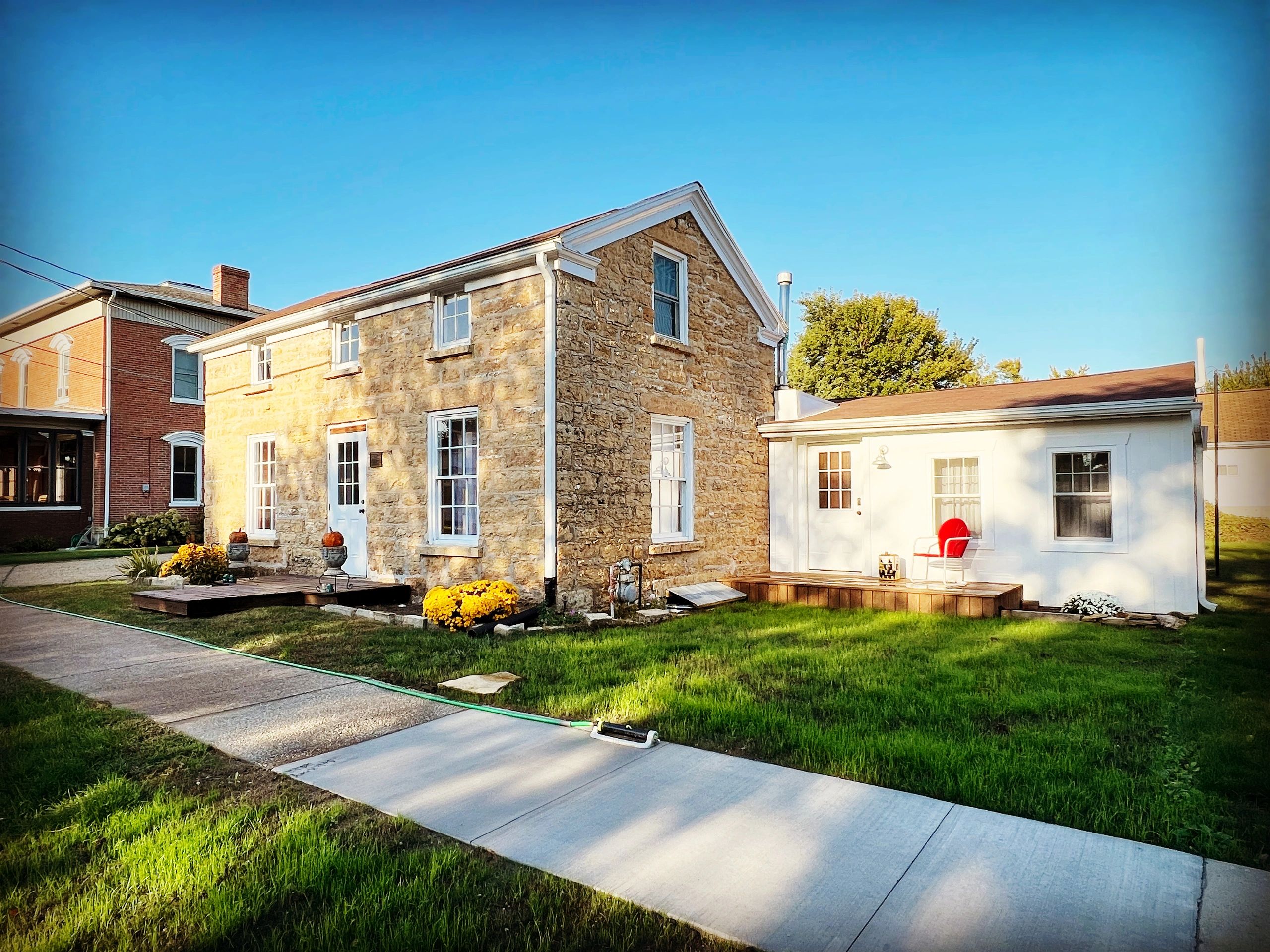 Iowa Stone House - Overnight Vacation Rental, Mississippi River