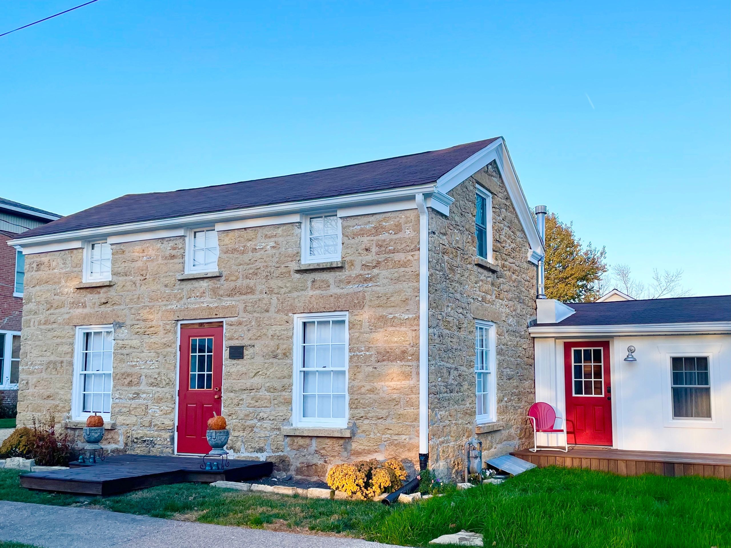 Iowa Stone House - Overnight Vacation Rental, Mississippi River