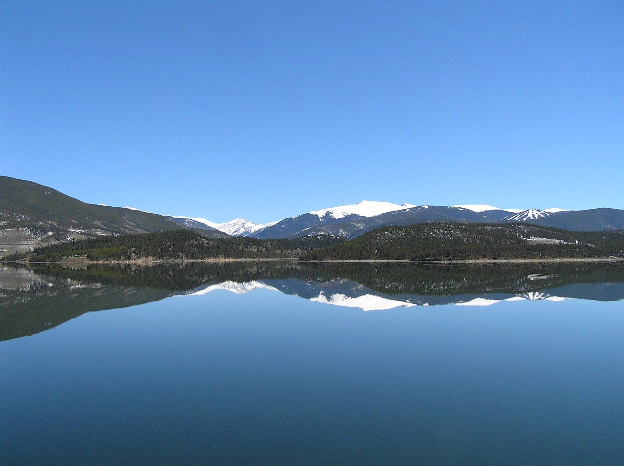 Helping Clients Buy and Sell Properties - Snowfall Real Estate