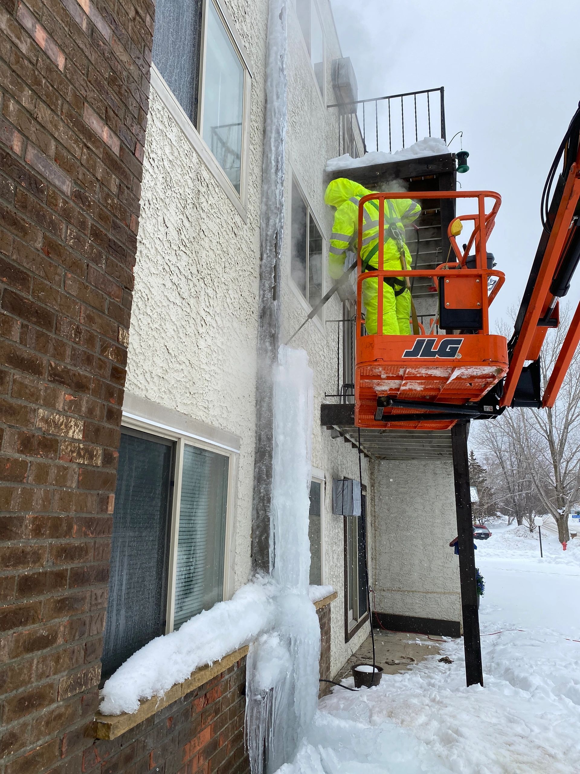 Ice dam Solutions llc - Ice Dam Removal, 24/7 Stop Leak Service, Ice ...
