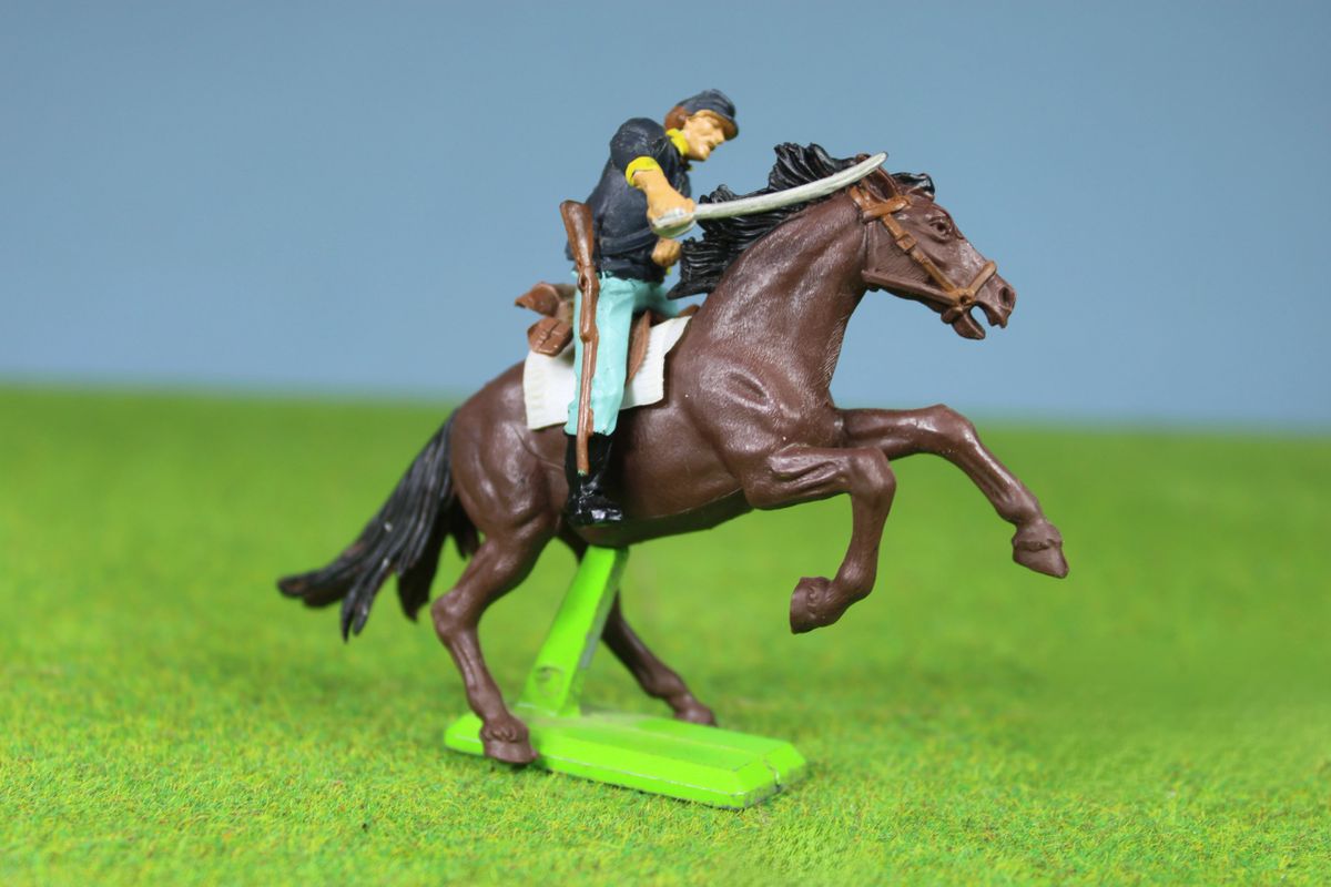 Britains Deetail ACW Federal Cavalry with Sword